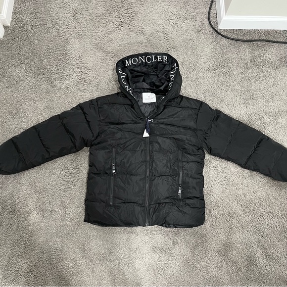 Moncler | Jackets & Coats | Moncler Puffer | Poshmark